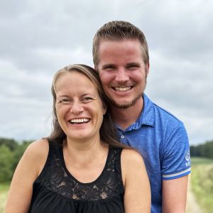Jezekiel and Anna Van Der Decker - Ethnos360
